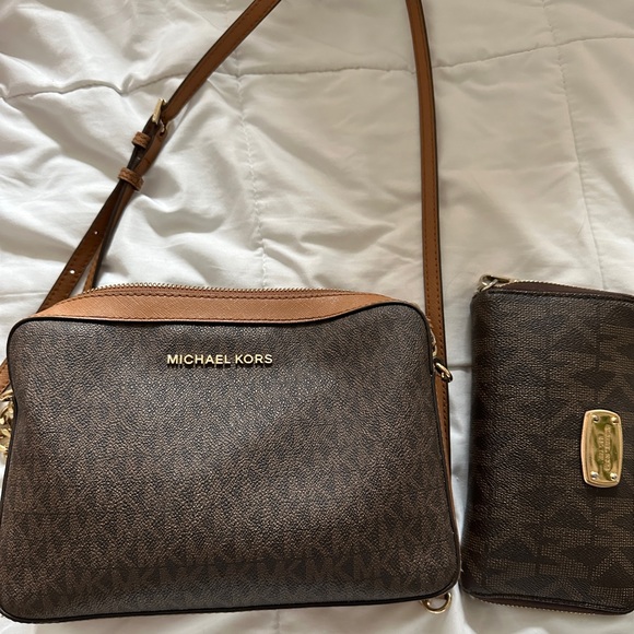 MICHAEL Michael Kors | Bags | Michael Kors Crossbody Purse With ...